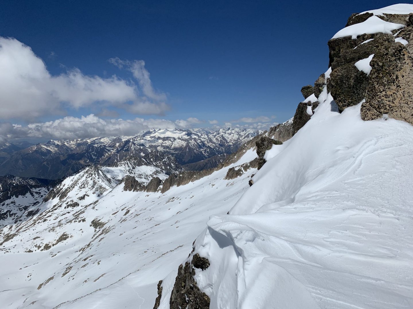 Pic de l'ANETO 3404m (le toit des Pyrénées) 21/22 mai 2019 - Club Alpin ...